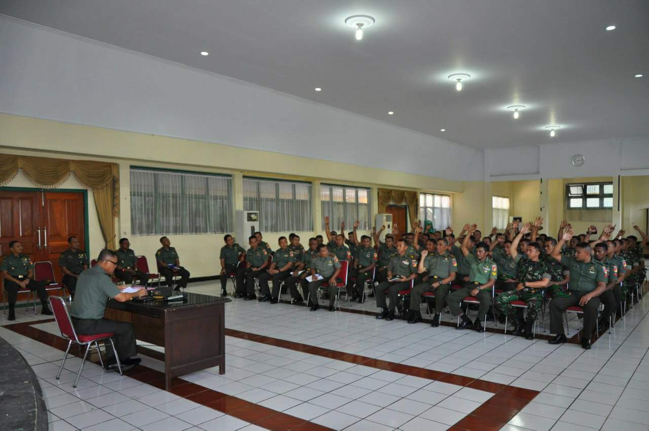Danrem 131/Santiago Ingatkan Sapta Marga dan Sumpah Prajurit – Manado ... Danrem 131/Santiago Ingatkan Sapta Marga dan Sumpah Prajurit – Manado ...